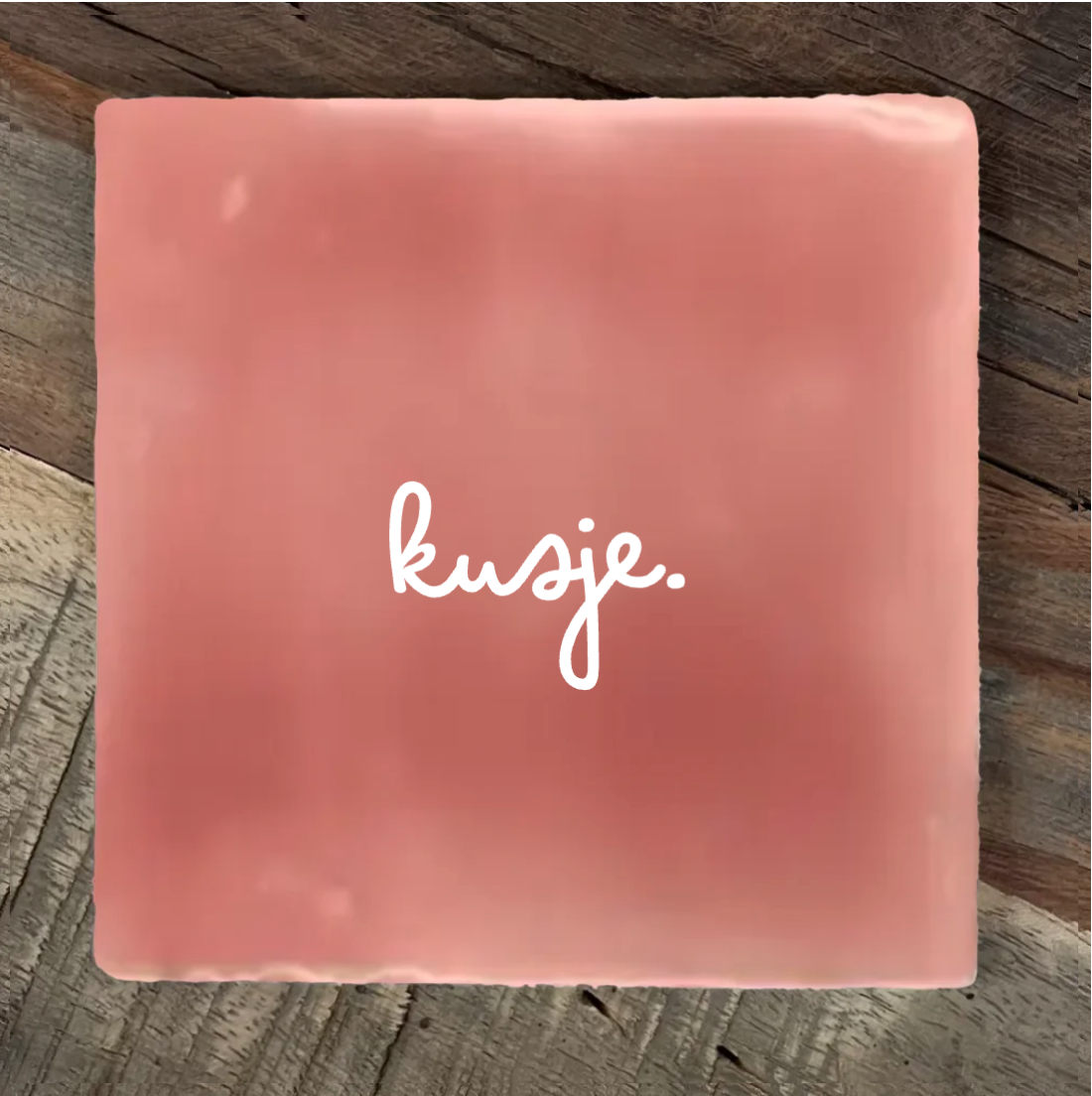 Tegeltje kusje – Label2X B.V.